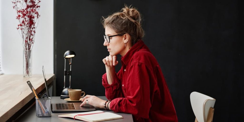 Learn How to Make Cold Calls Less Stressful with Chat GPT